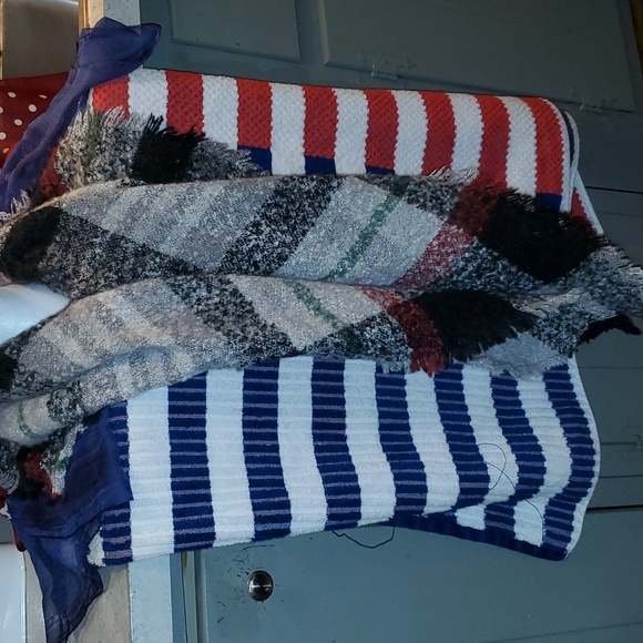 Soma | Accessories | Very Cozy Warm Shaw | Poshmark